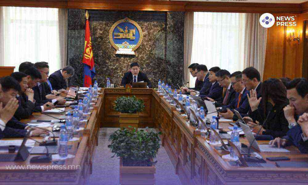 Тэтгэврийн хэмжээг нэмэгдүүлэх талаар Засгийн газар хуралдаж байна