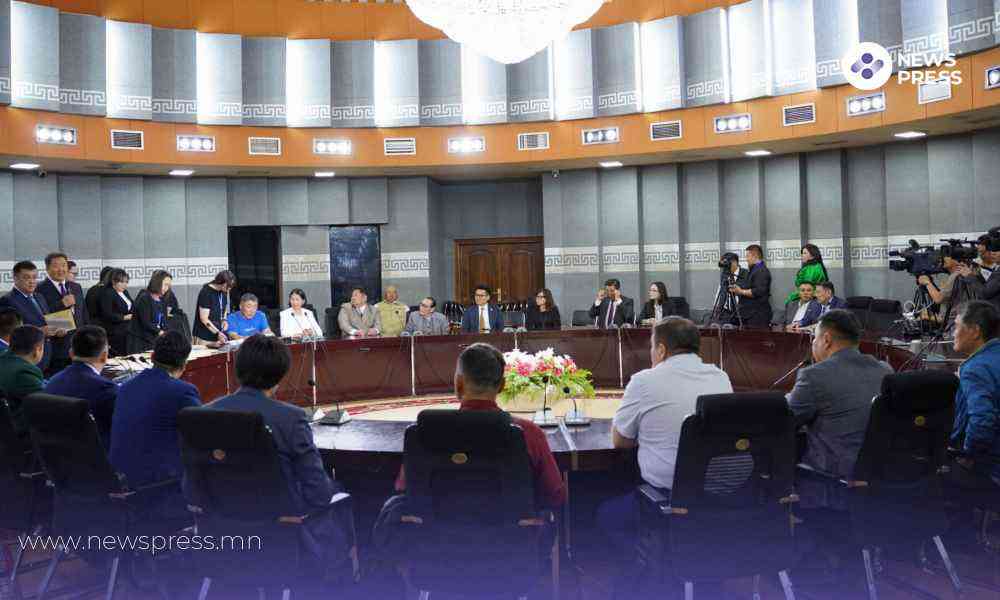 УИХ ын сонгуульд нэр дэвшигчдэд СЕХ ноос үнэмлэх гардууллаа